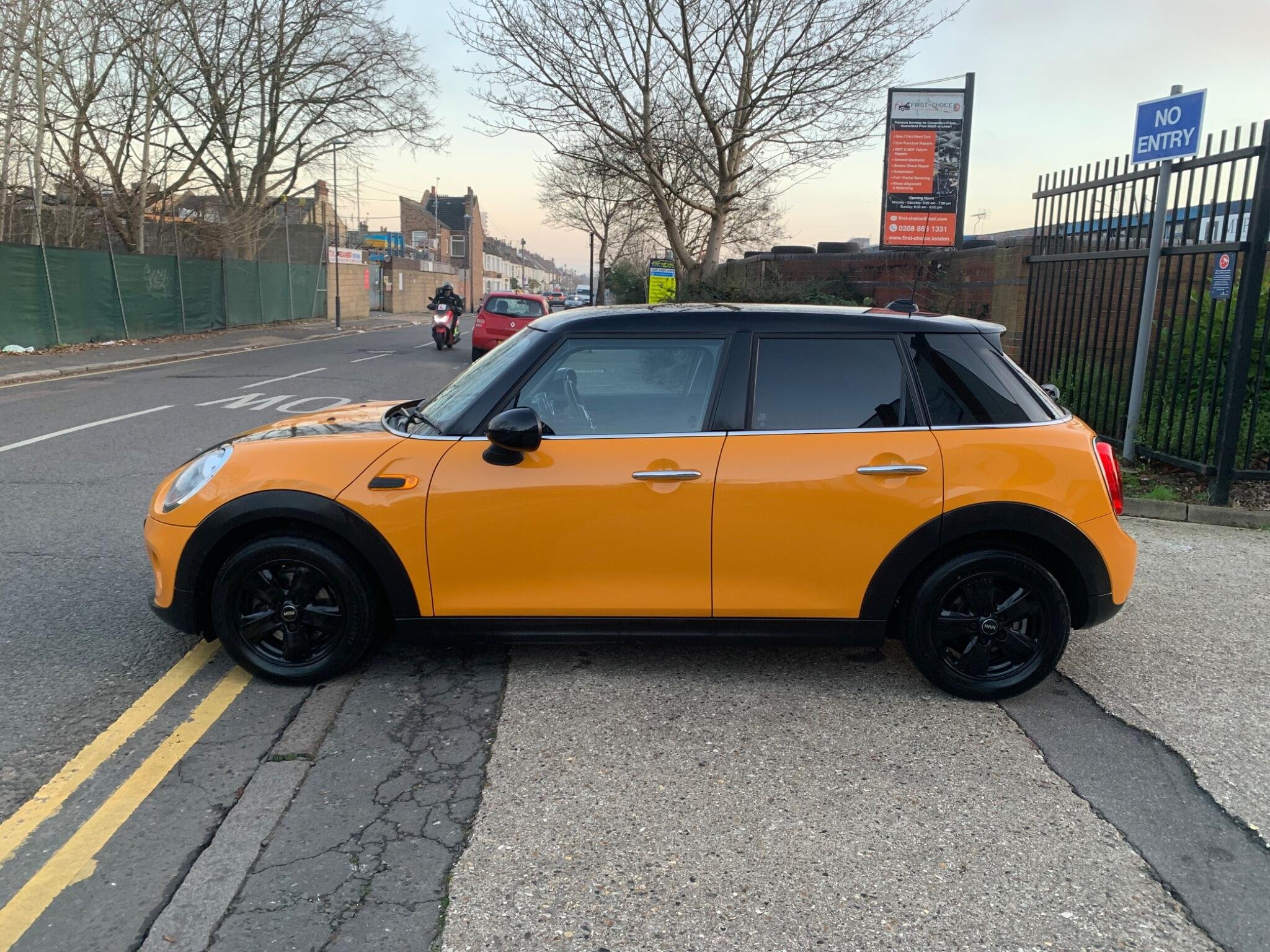 Used 2016 Mini Hatch 1.5 Cooper Euro 6 (s/s) 5dr for sale in Harrow ...